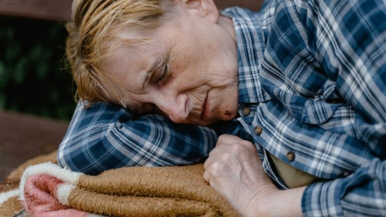 Can Sleeping on One Side Affect Your Face Shape? Unveiling the Truth